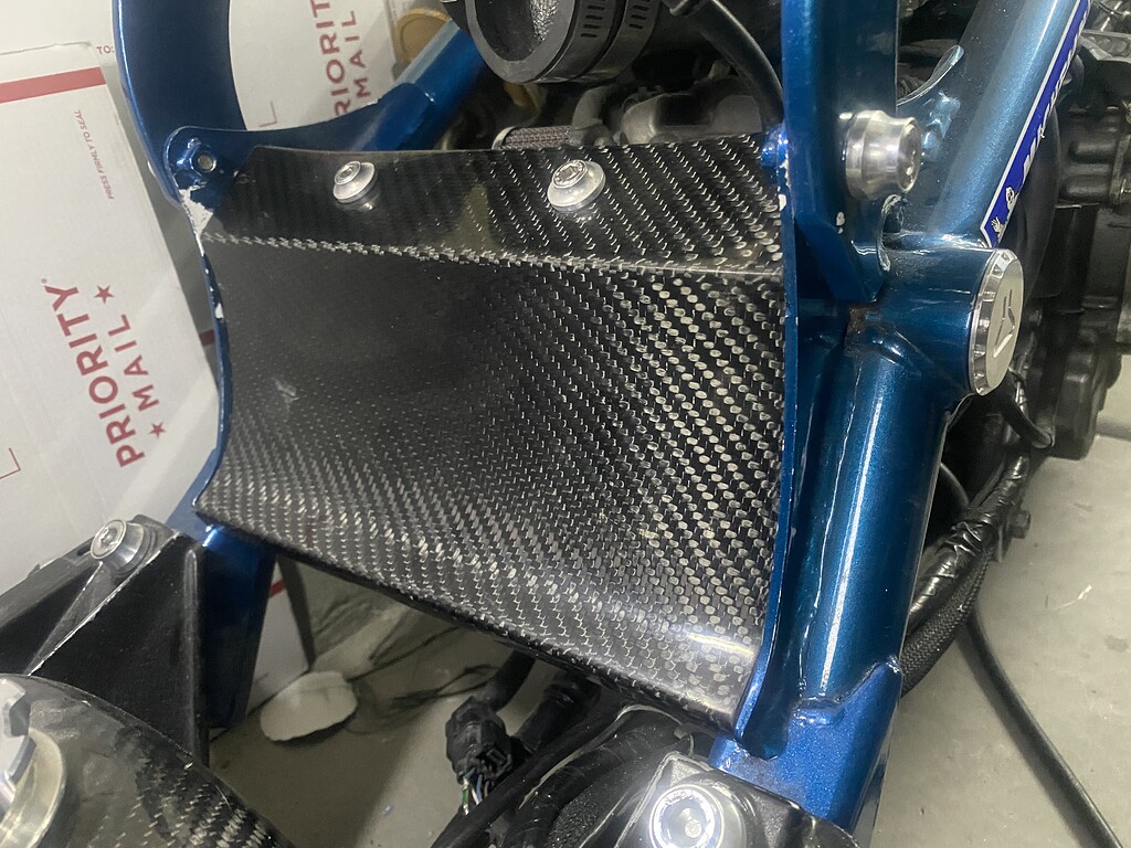 Front rear frame cf cover - Aesthetics & Mods - Total Ruckus 2020